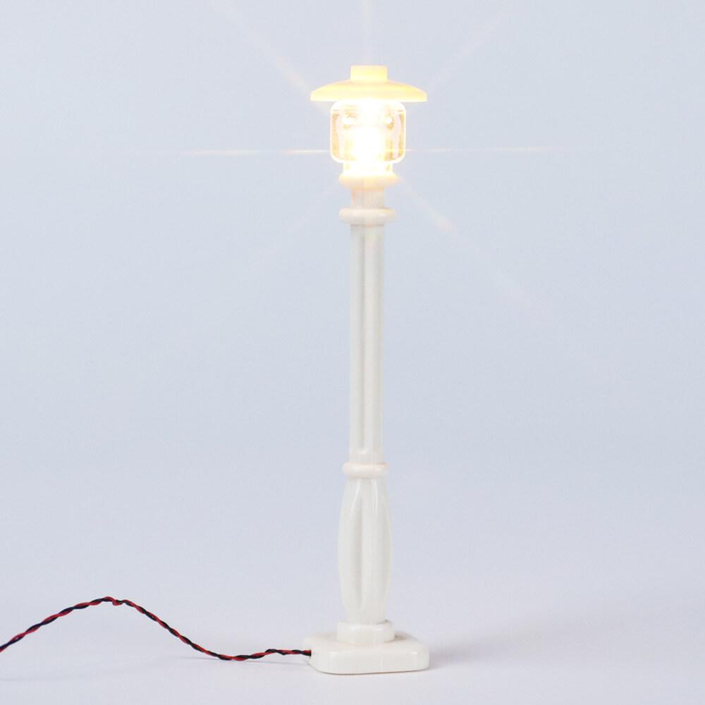 Lego Lamp Post With LED Installed | BrickFans